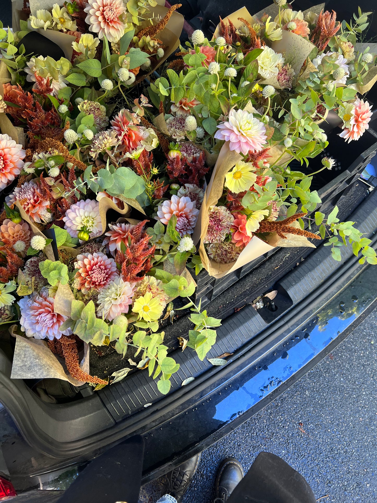 Seasonal Floral Subscription - Recurring – Helios Floral